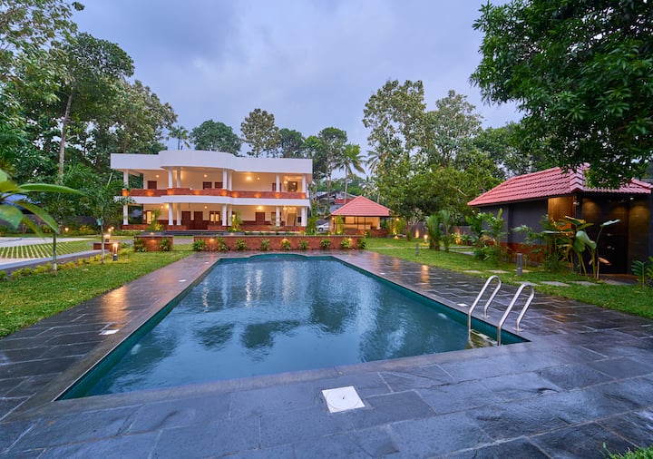 Premium Pool Stay Near Varkala Cliff - Varkala