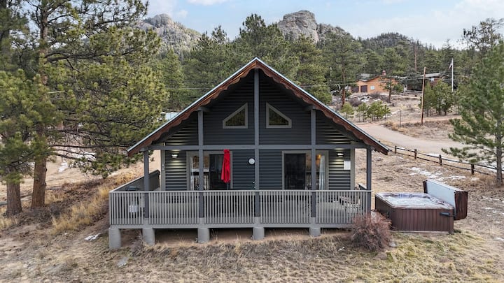 Alpenglow Cabin - Hot Tub & Dogs Allowed! Clean! - Estes Park, CO