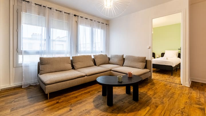 Le Paon Bleu - Spacieux Avec Place De Parking - Dijon