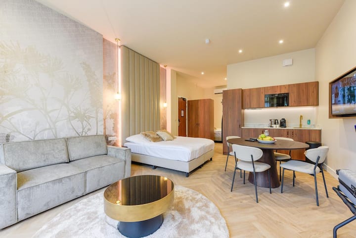 Villa Margaretha - Deluxe Apartment With Patio - The Hague