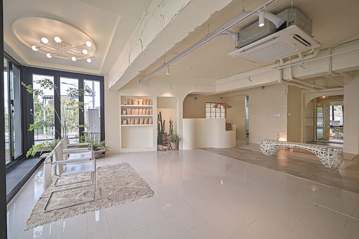 Instay 트윈311(싱글+싱글2인)/게스트하우스/단독객실+욕실/무료조식/24h무료라운지 - 濟州特別自治道