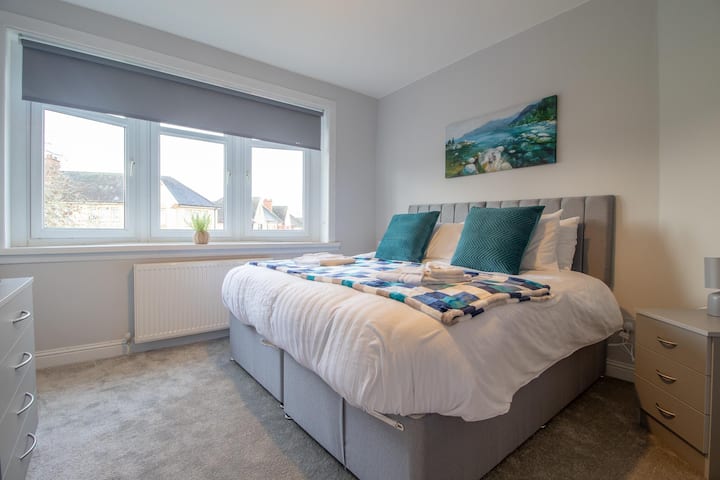 Kerr Apartment - Spacious 4-bed Flat In Hamilton - East Kilbride