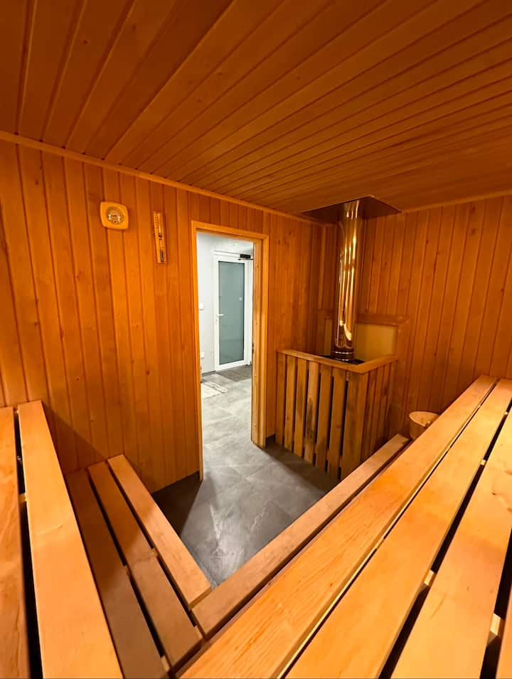 Deluxe Studio With Sauna & Jacuzzi - 18+ - Kildare