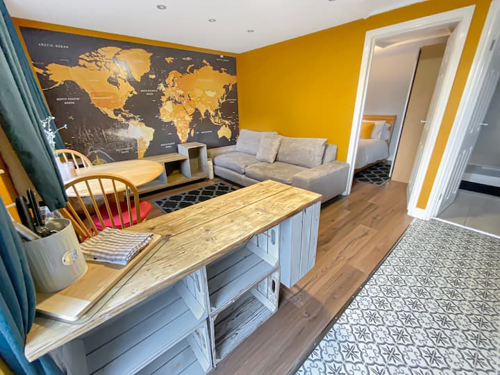Cosy Hideaway - Home From Home - Sandbanks