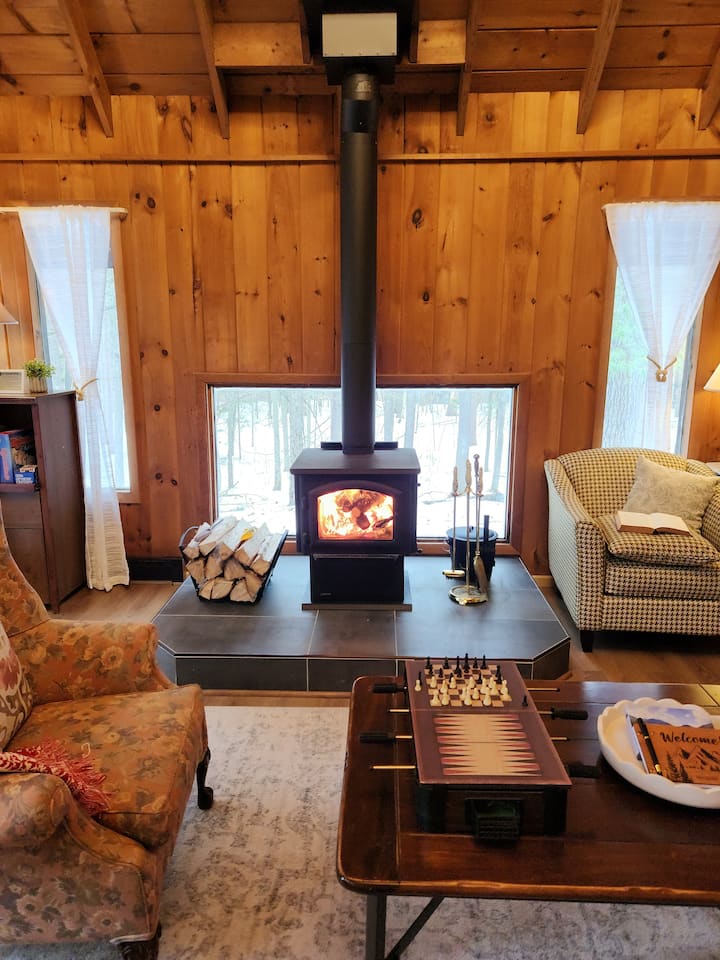 Luxe Adirondack Cabin: Hot Tub, Ice Bath & Views - Adirondack Mountains