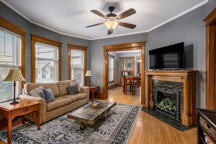 *New* 1st Floor Victorian Flat Downtown Kzoo - Kalamazoo