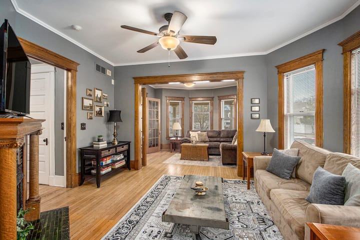 *New* 1st Floor Victorian Flat Downtown Kzoo - Kalamazoo, MI
