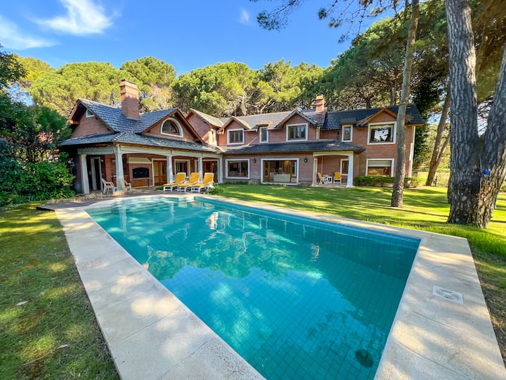 Imponente Casa Para 9 En Pinamar Golf! - Pinamar