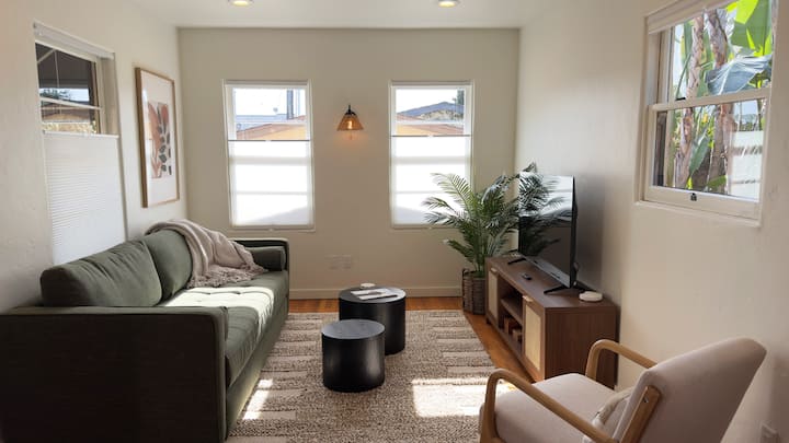 Serene Bungalow In Walkable South Park - San Diego, CA