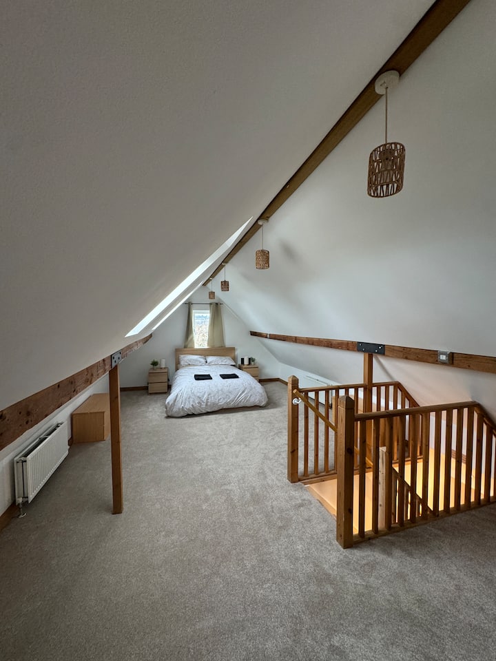 Crescent Views & Free Parking! (2 Br House) - Bath