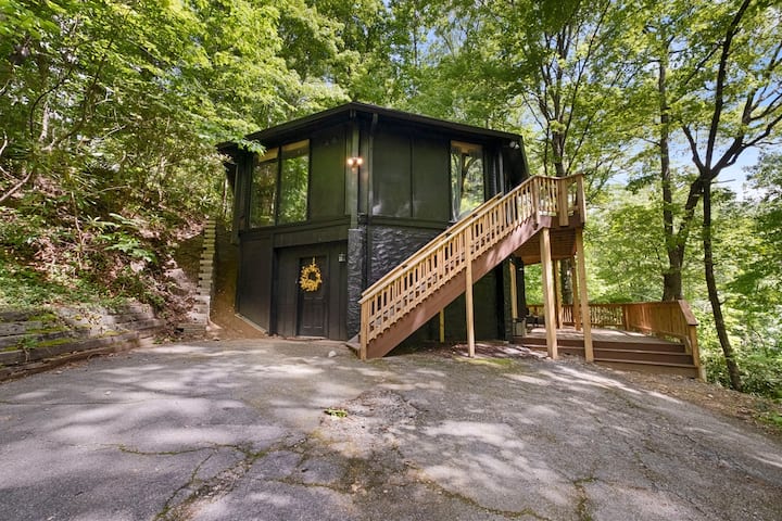 Little Foot Cabin - Gatlinburg, TN