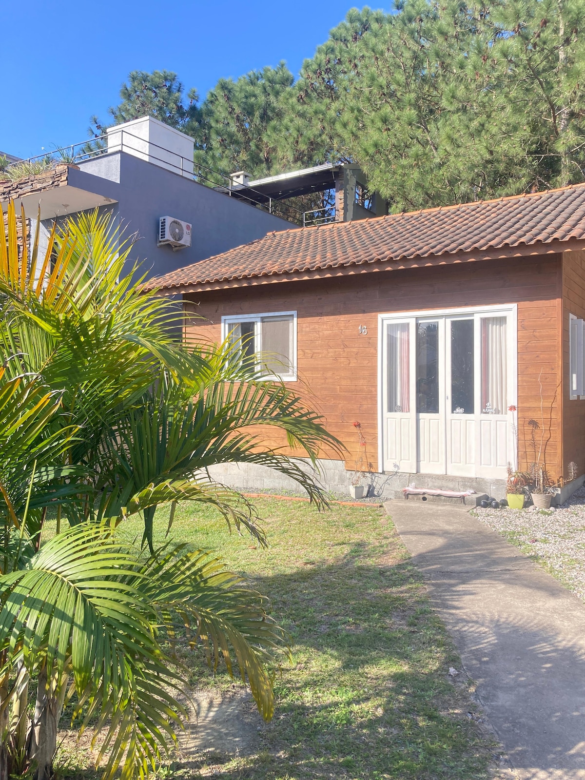 Mozambique Beach House, with trail. - Houses for Rent in Florianópolis ...