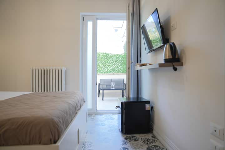 Porta Napoli Suite With Terrace - Fast Wi-fi - Lecce
