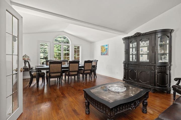 The Wilcox Villa - Toronto