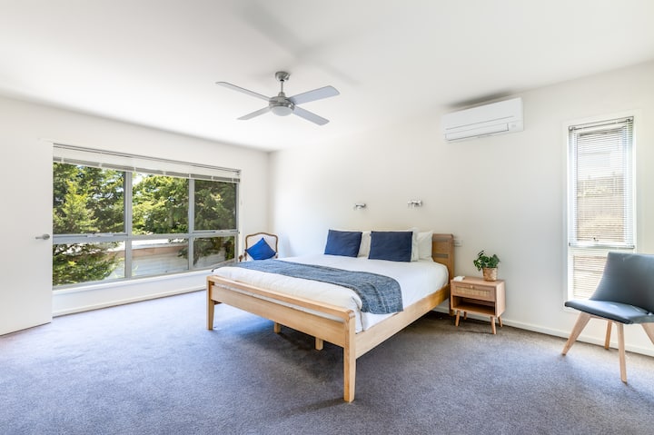 Ocean Views, Spacious, Extra Studio, Pet Friendly - Geelong