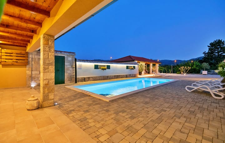 Villa Nautica - Private Heated Pool  - Billiard - Drvenik