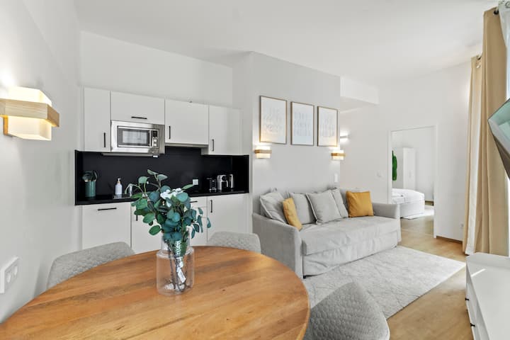 4 Min. To Metro I 12 Min. To Inner City I Top Wifi - Bécs