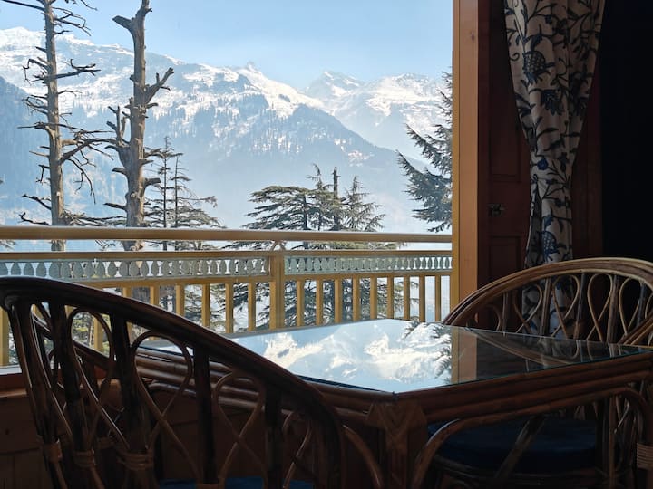 Studio With Kitchen & A 360 View (Pine Patio) - Manali