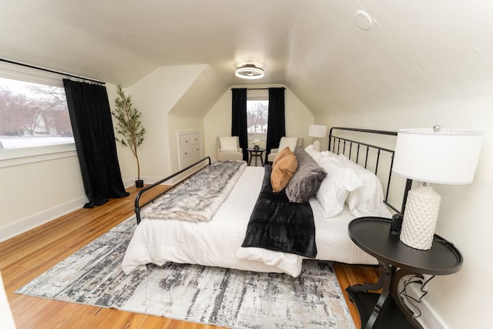 1 Min Walk To Cmu-entire Home. Sleeps 6 - Mount Pleasant, MI