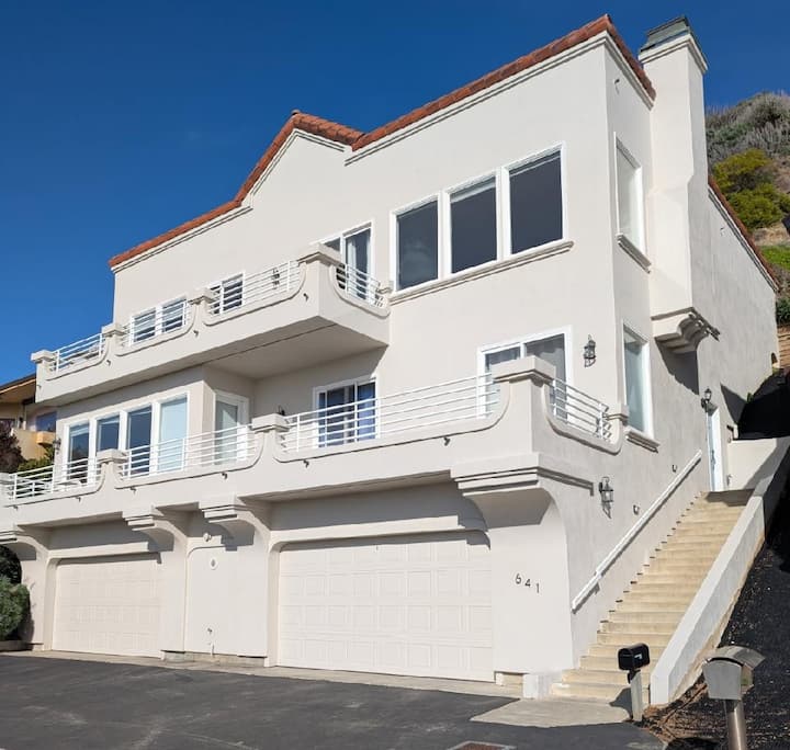 Panoramic Ocean Views - Across Street From Beach - Aptos
