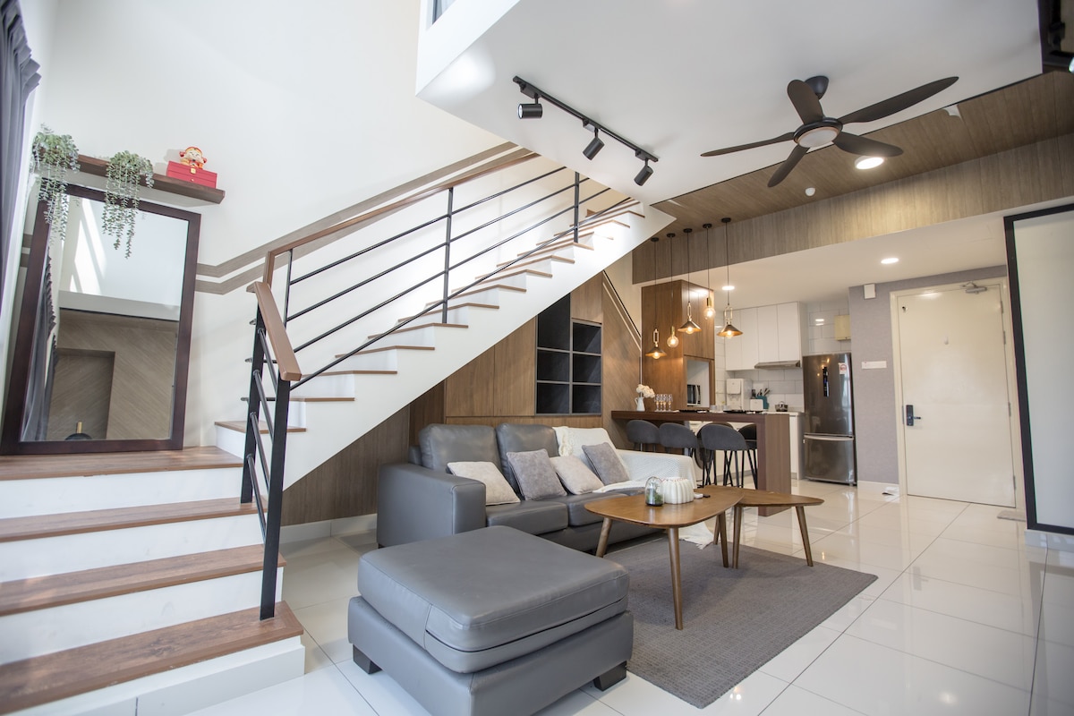 [Loft Arte Mont Kiara] Vintage two-story space with a sense of freedom Netflix | No platform ...