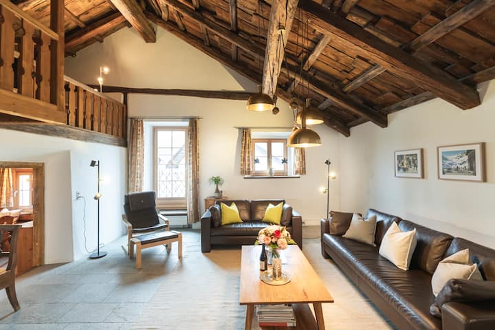 Chesa Michel/ Muragl – Gross & Gemütlich Im Dorf - Bever