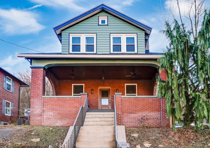 Charming 5 Bedroom Fully Renovated Historic Home - Reading, PA