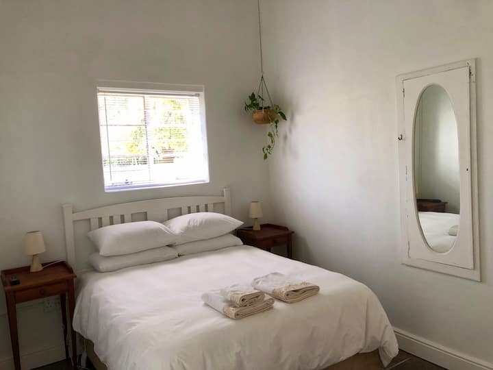Pret A Porter
Private 1 Bed - Porterville