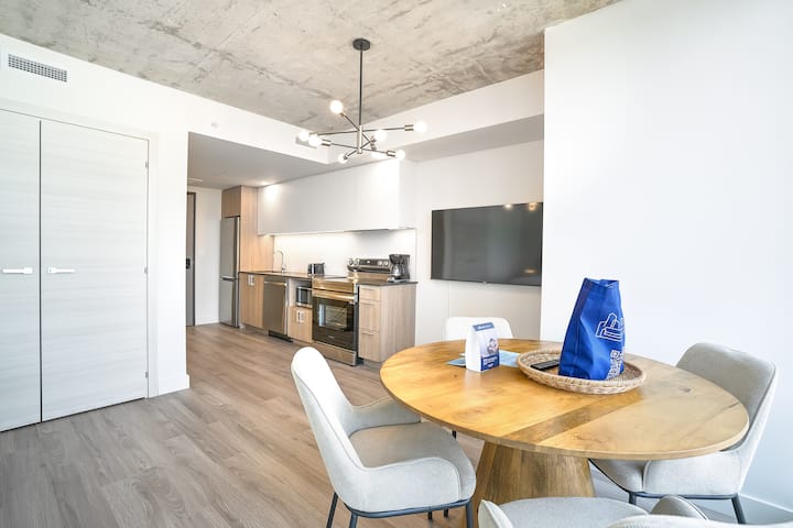 Luxe Studio Mtl Views 3304: Metro/gym/pool Access - Montreal