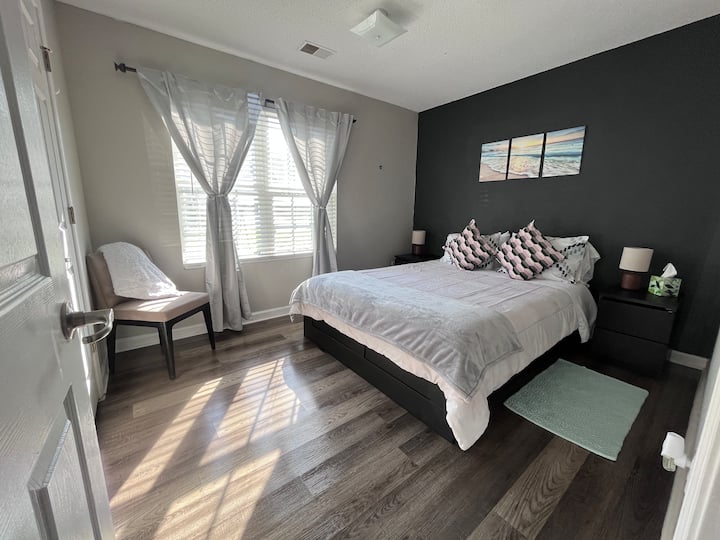 Cozy 1-bedroom Suite Near Downtown Lawrenceville! - Lawrenceville, GA