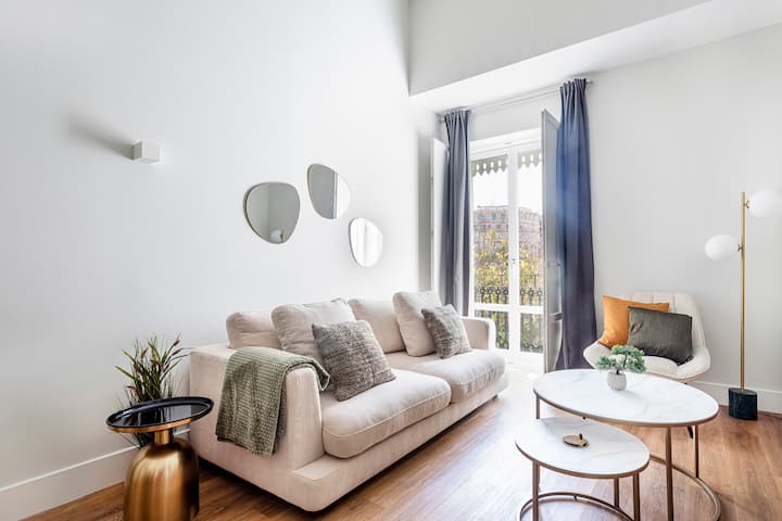 The Urban Oasis: Gym, Pool, 24h/7 Security - Valencia