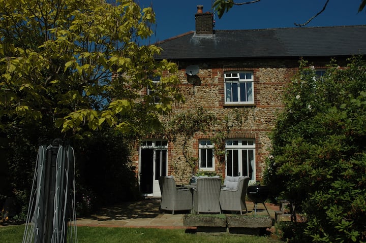 Surrey Farmhouse. Sleeps 6 - ウィック