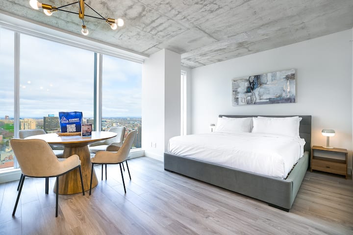 Luxe Studio Mtl Views 3404: Metro/gym/pool Access - Montreal