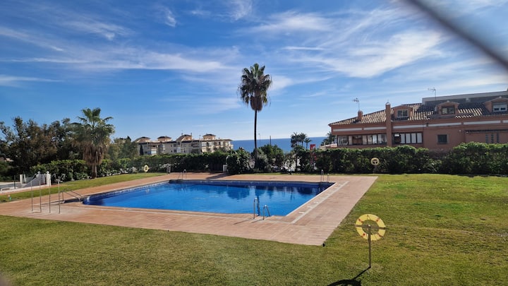 Playa Paseando, Piscina Y Terraza - Sitio de Calahonda