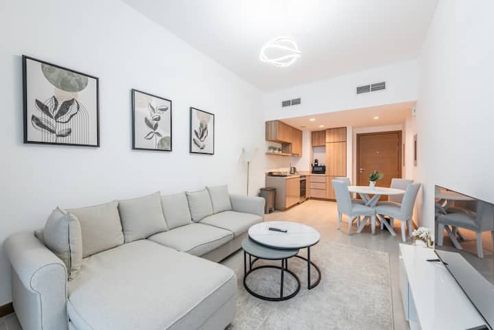 River Views Next To Burj Khalifa - Dubai