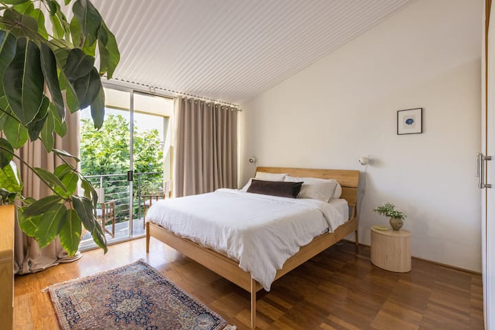 Contemporary Coastal Townhouse - Cottesloe