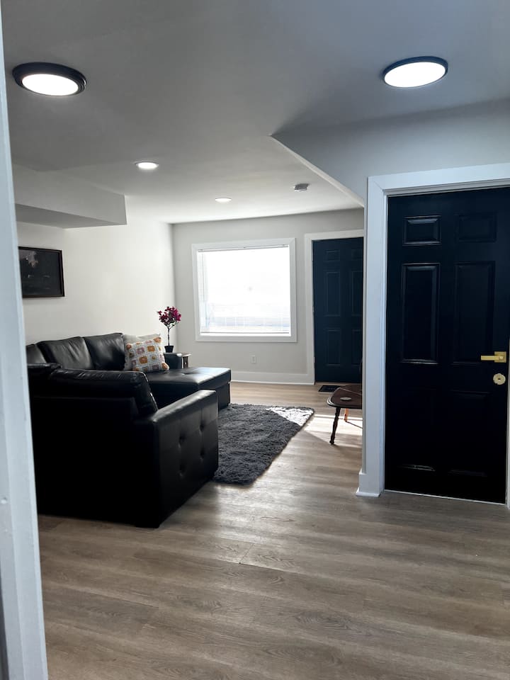 Charming House In Lansing! New! - East Lansing, MI