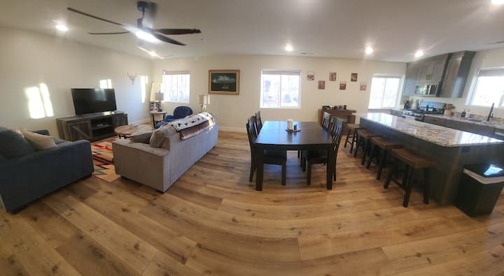 The Elevated Retreat - Cedar City, UT