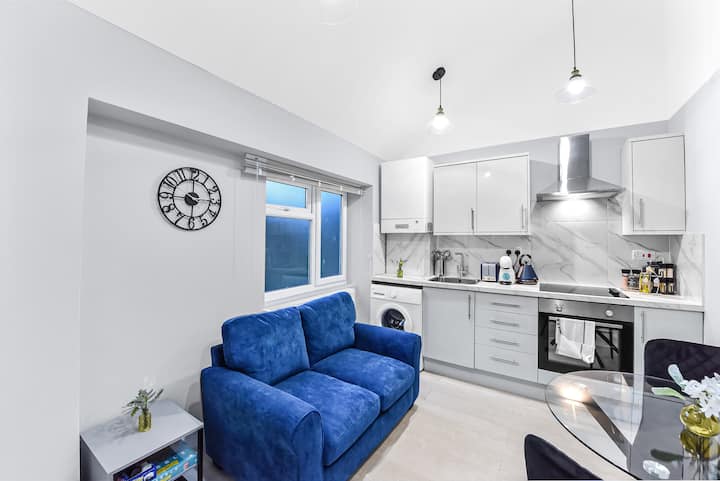 Convenient 1-br Flat With Kitchen—perfect For Two! - Wood Green - London