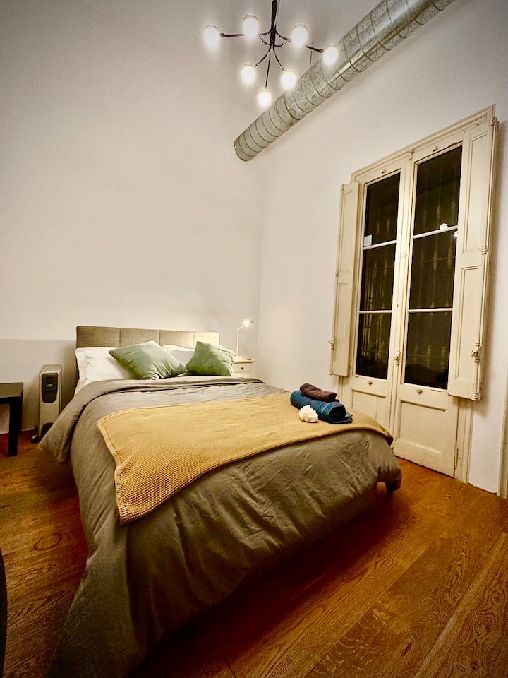 The Old Lady Of Born:15m² Suite In Iconic Building - Barcelona
