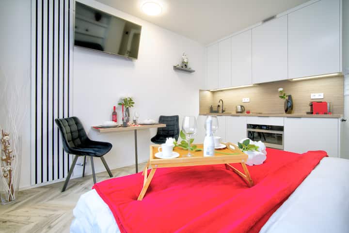 Glamour Apt | Free Parking | Netflix | Nespresso - Brno