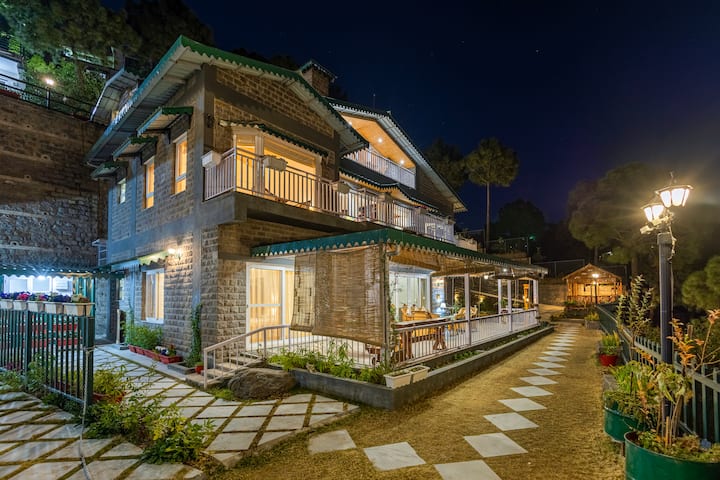 3-bhk Attic | Garden | Gazebo | Balcony - Kasauli