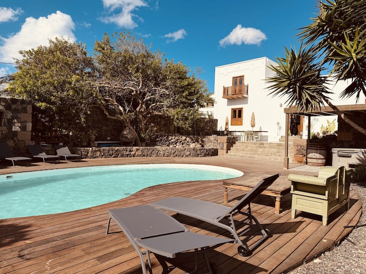 Finca Botanica Tao - 5 Bedrooms With Pool - Lanzarote