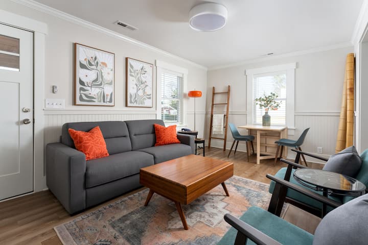 Cargo District Cottage Bike Walk Explore Dwtn Ilm - Wilmington, NC