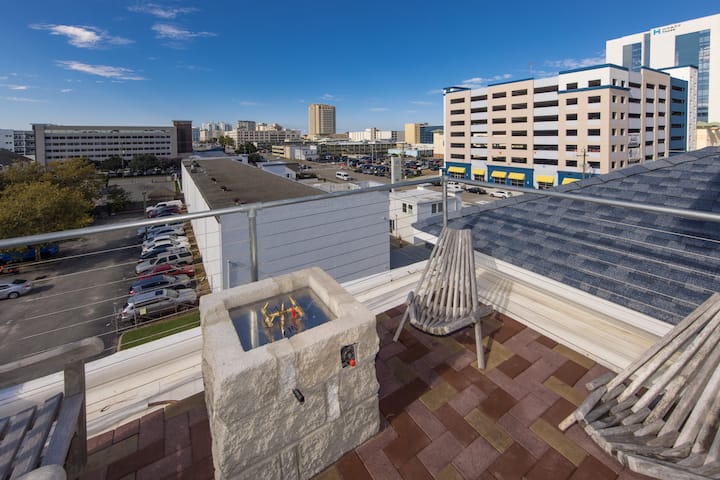 Oceanfront Resort 1 Block 300c - Virginia Beach, VA