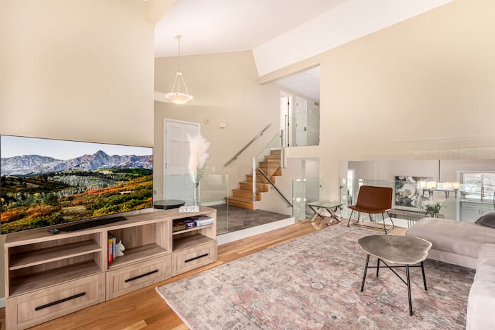 Willow Creek Parkside Escape - Centennial, CO