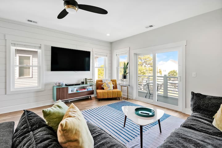 Escape To Cb And Be Avalanched To The Sea! - Carolina Beach, NC