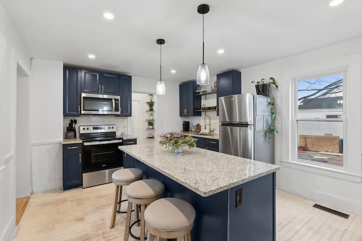 Trendy City Apartment - Westbrook, ME