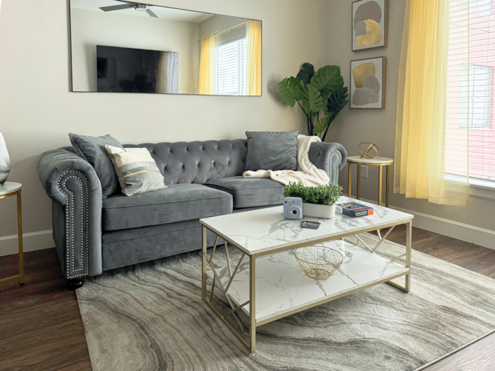 Stylish Gulch Apt: Pool, Gym, 1 Mile To Broadway - Nashville, TN