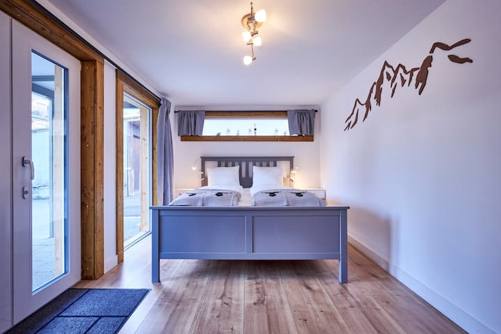 2 Bedroom Garden Apartment - Interlaken